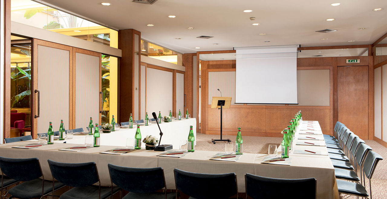 Discover the Borgognoni Room at Hotel Dei Borgognoni in Rome