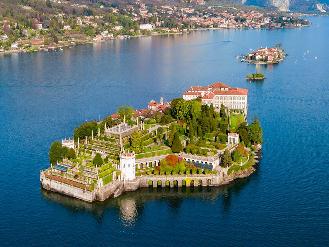 Prenota Hotel Flora e scopri cosa vedere a Stresa
