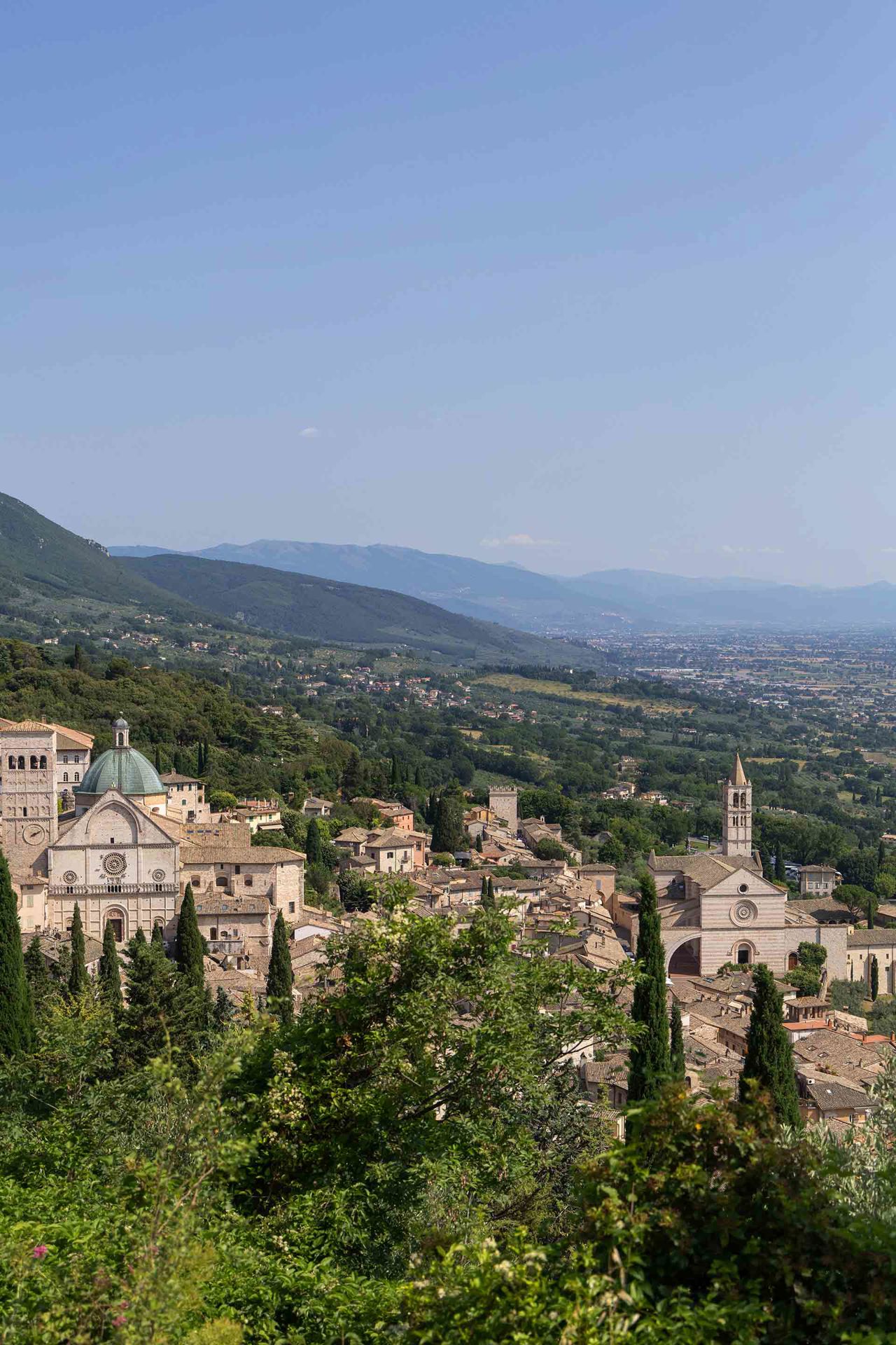 Discover timeless luxury at Borgo dei Conti Resort near Perugia