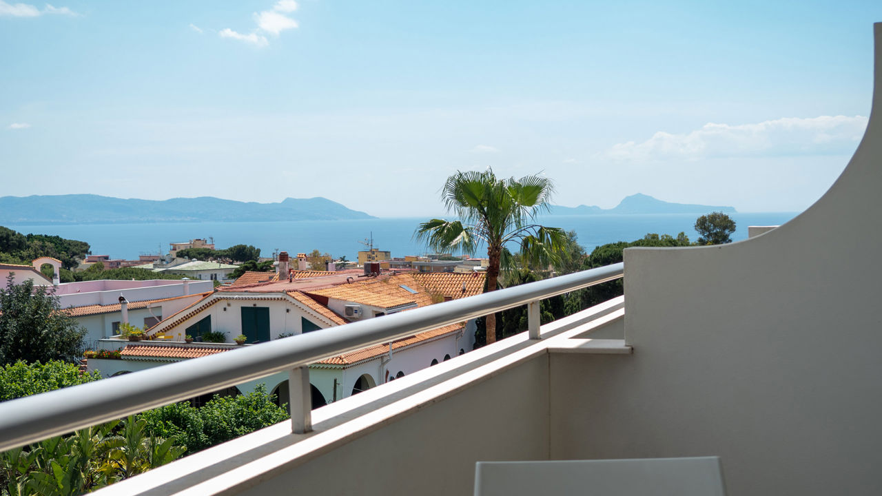 Book a Sea View Room at Hotel Marad in the Gulf of Naples