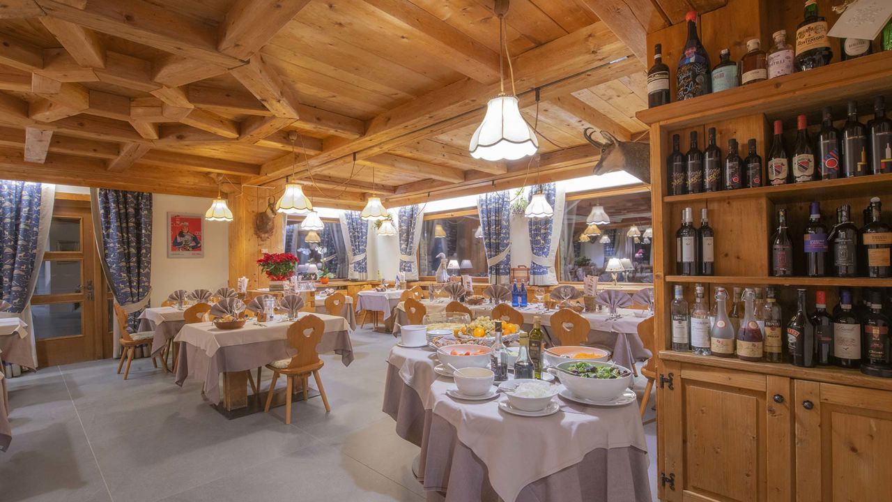 Discover Hotel Rascard's restaurant and book in Valtournanche