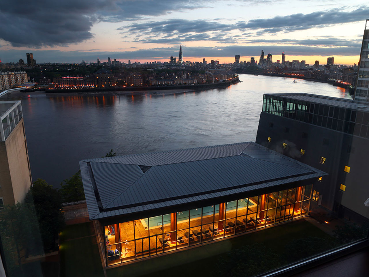 Discover the location of Canary Riverside Plaza Hotel in London