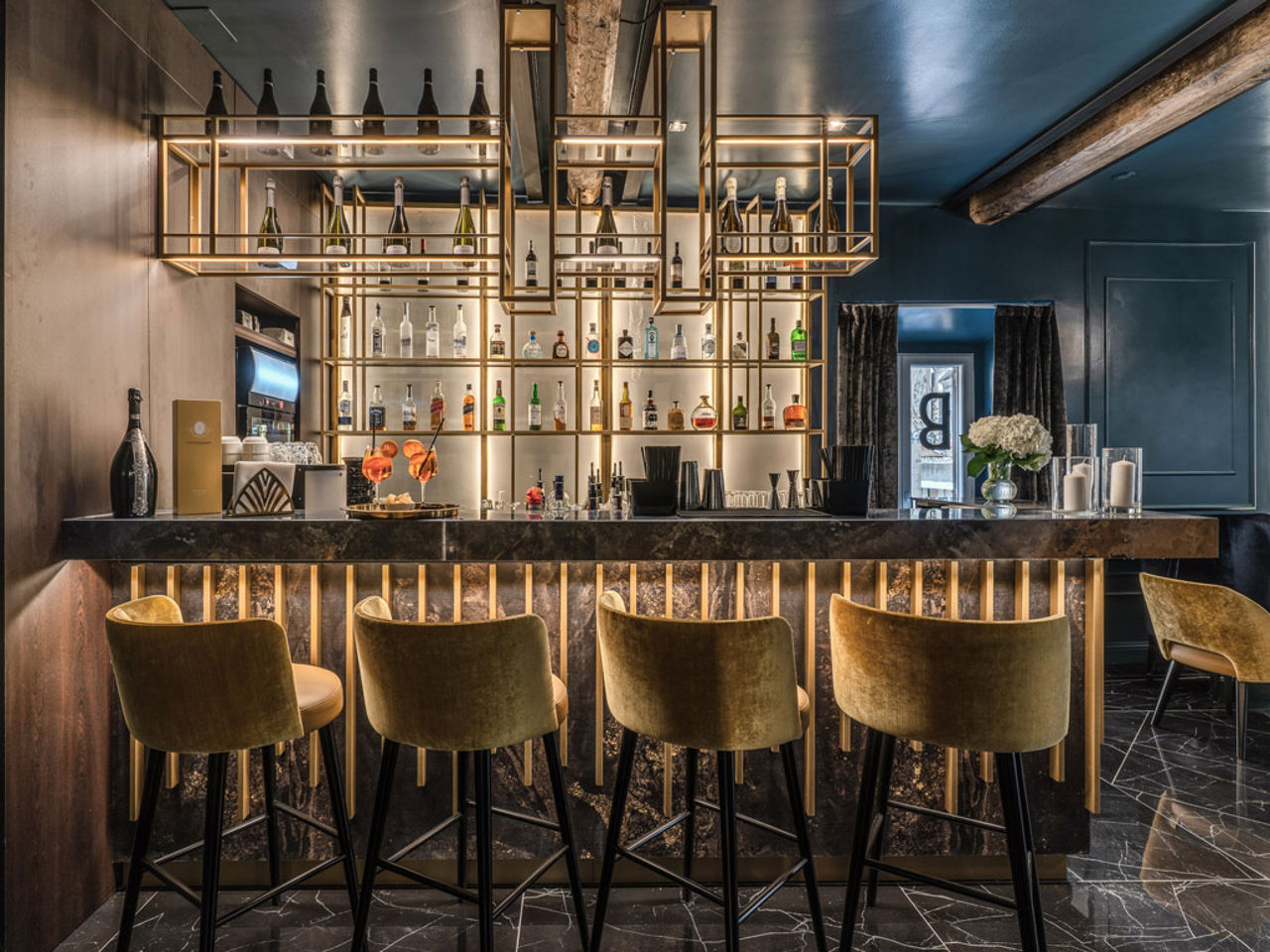 Discover the bar of 55 Hotel near the Spanish Steps, Rome