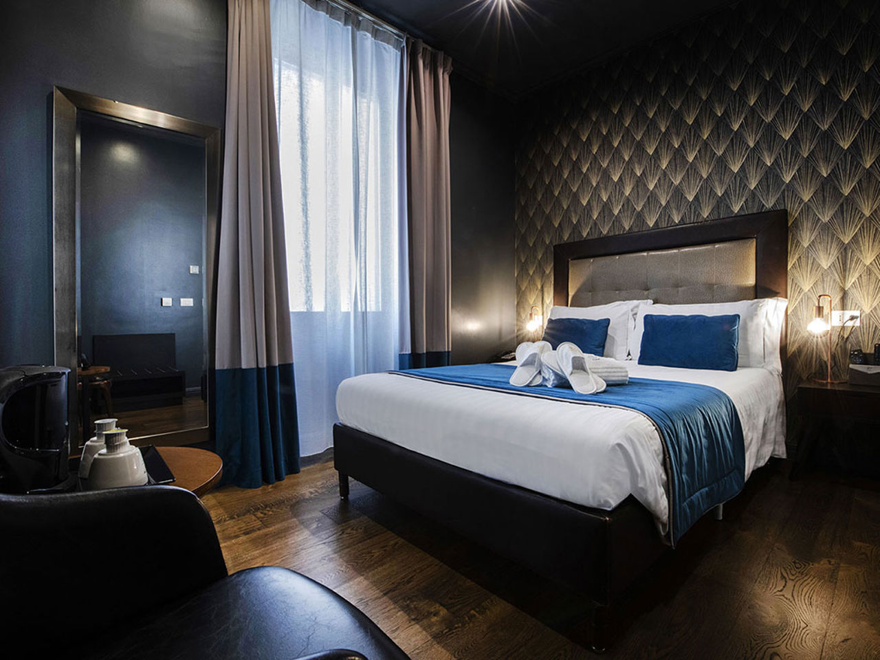 Book the Classic room at 87 Hotel in Rome centre