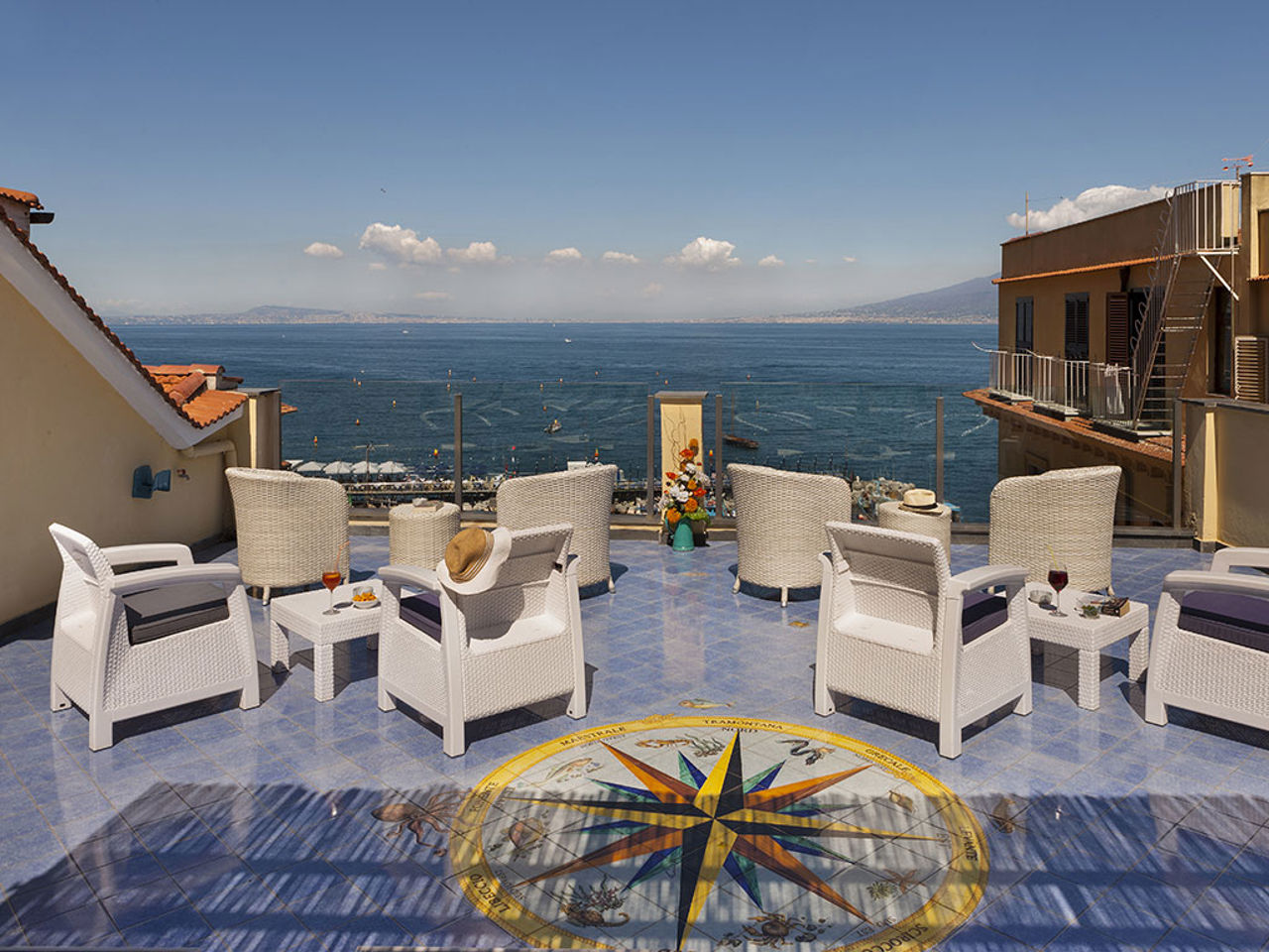 Discover Hotel del Mare, 3-star hotel in Sorrento Marina Grande