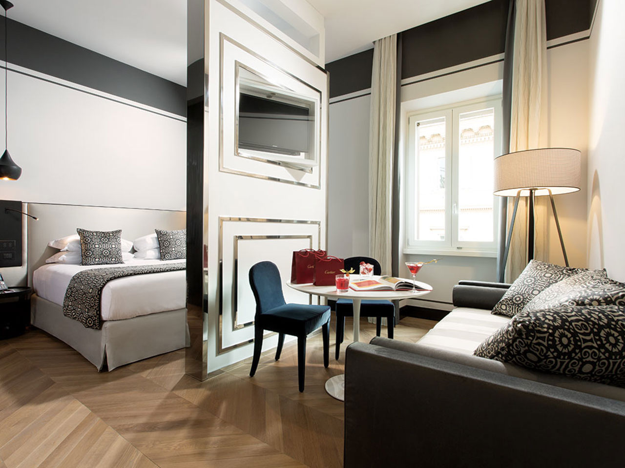 Discover the elegant Executive Suite at Corso 281 Luxury Suites
