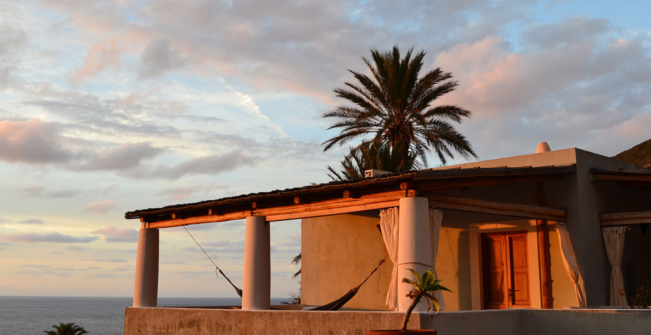 Hotel La Locanda Del Postino in Salina, treat yourself to the superior room