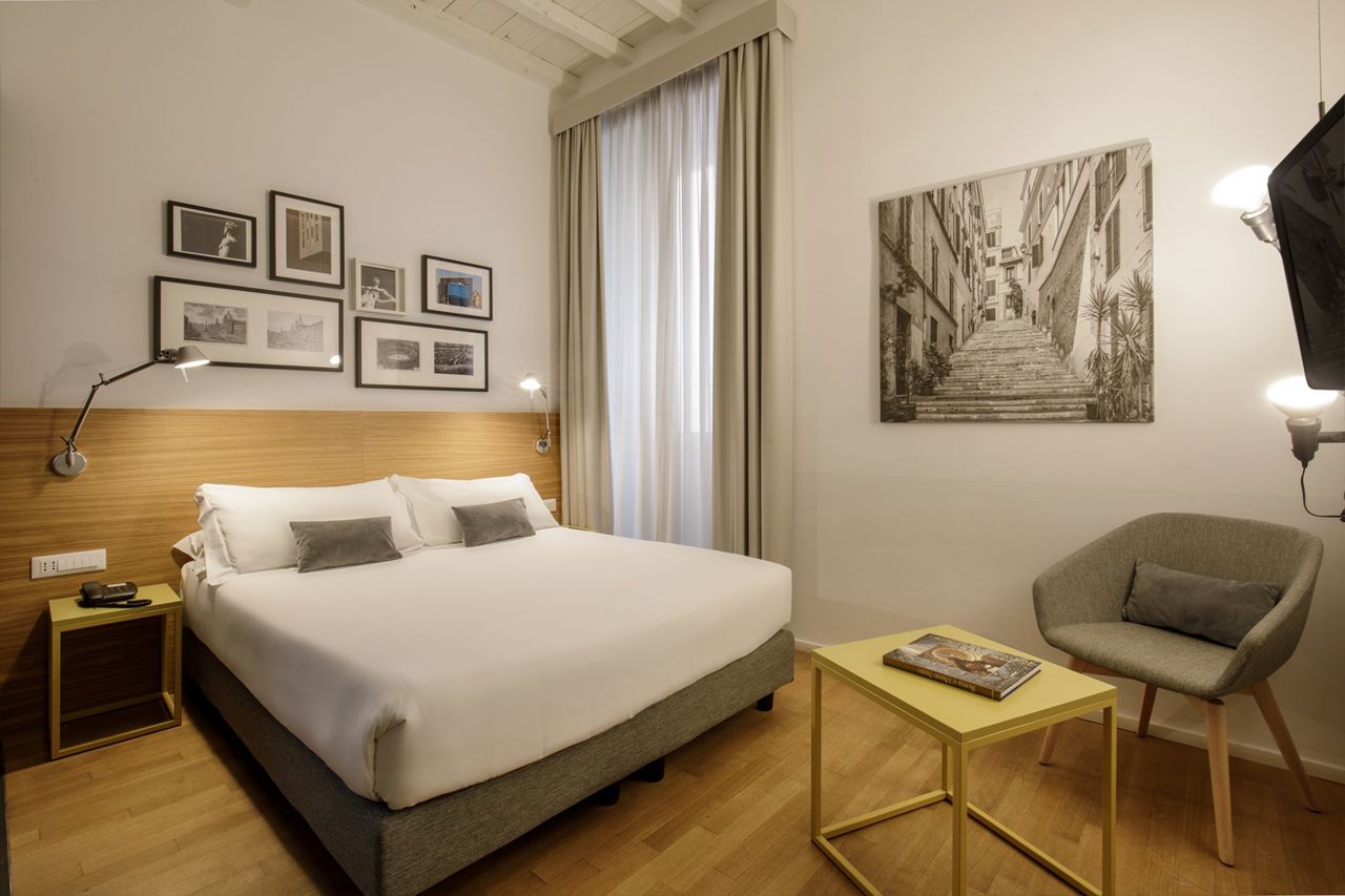 Discover the Classic Room of Coronari Palace near Piazza Navona