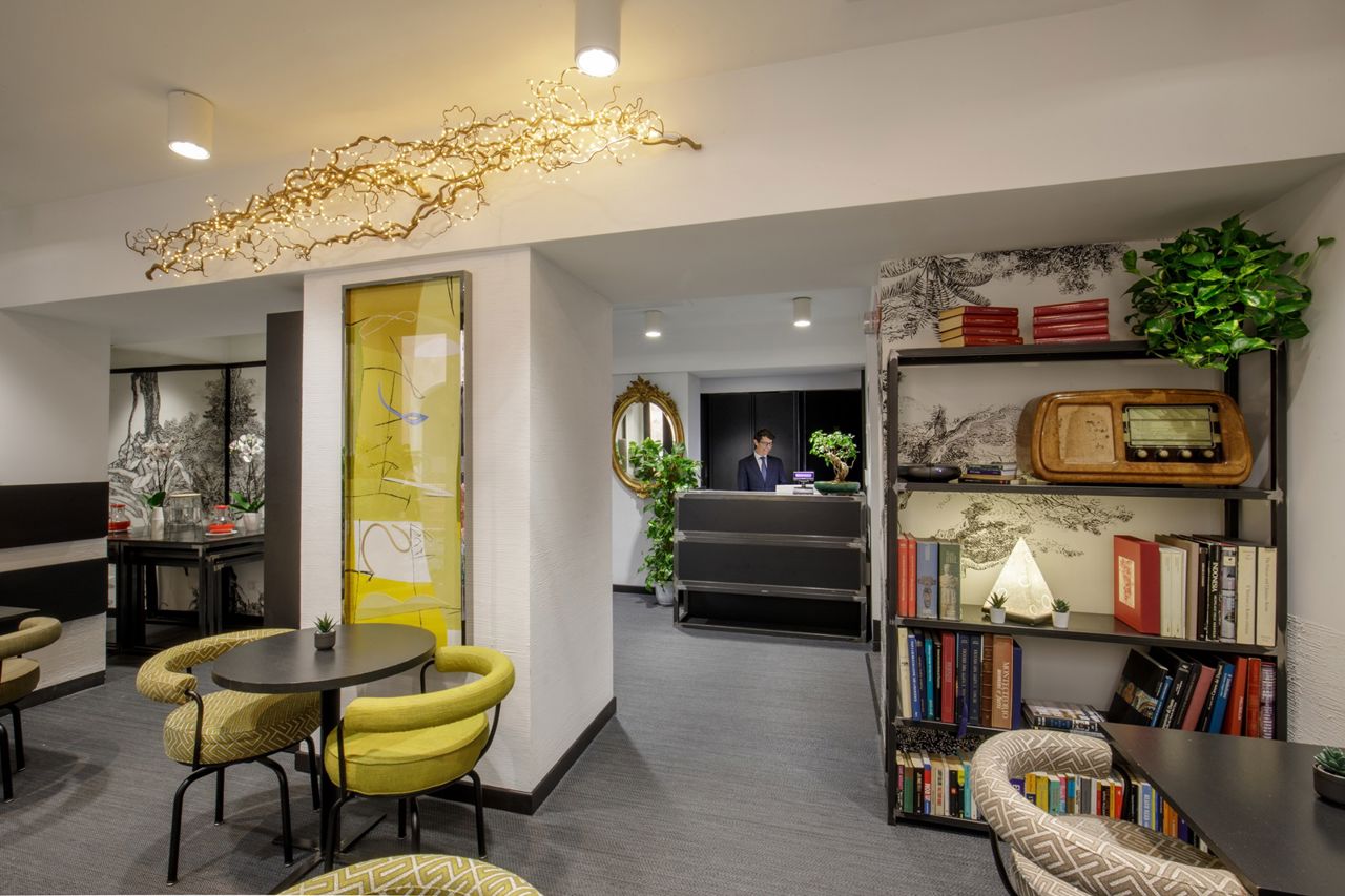 Discover Coronari Palace, a 3-star hotel in the center of Rome