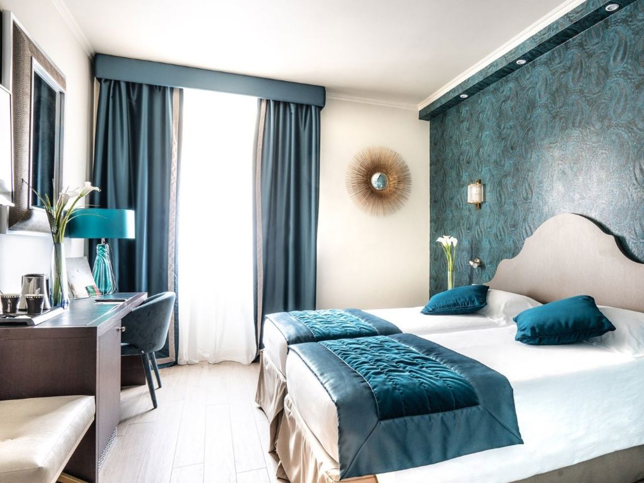 Premium Blu Rooms of Hotel Palatino in Central Rome