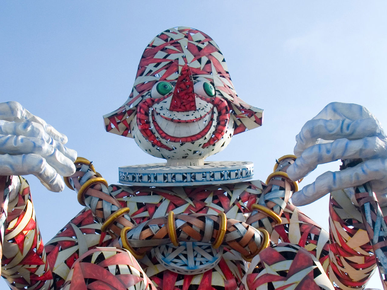 Choose GH Royal Viareggio to sleep at the Viareggio Carnival