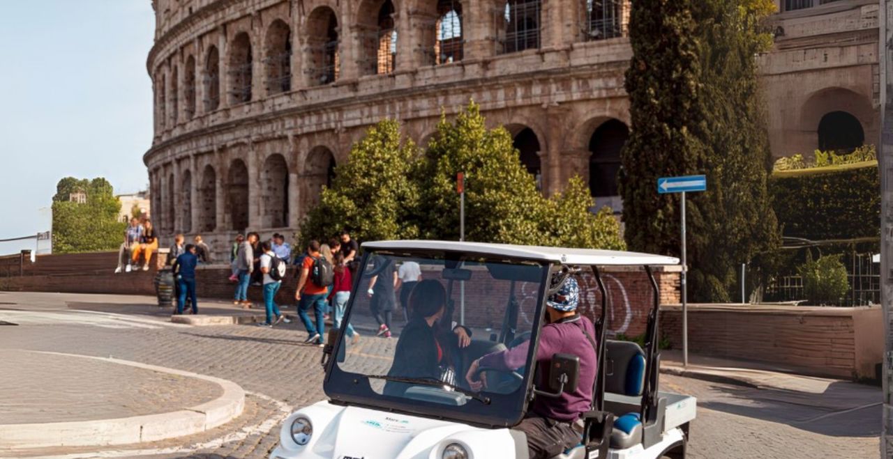 Golf Cart Tour with Private Guide to the Colosseum of Palazzo Navona