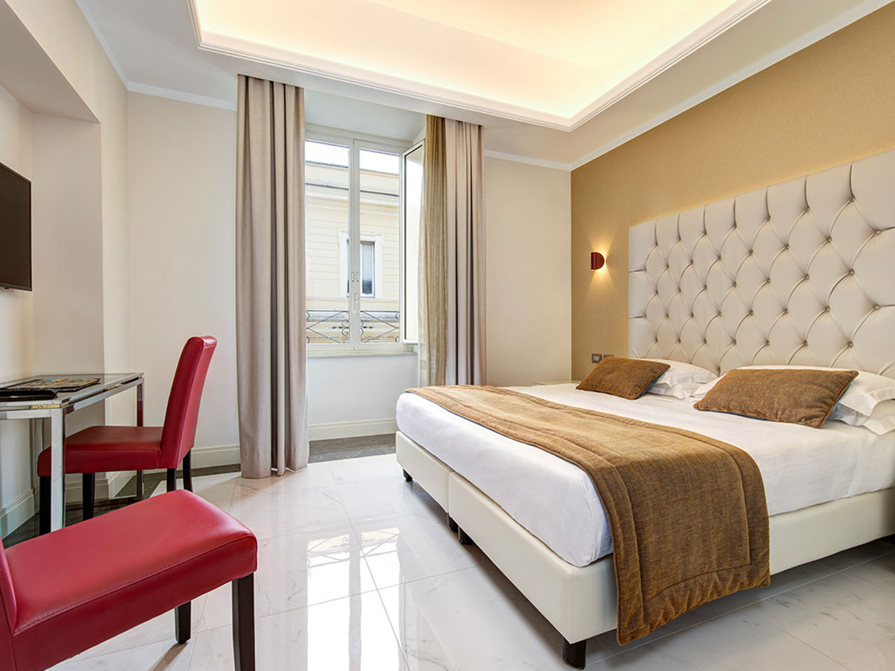 Book the standard room of Marcella Royal Hotel in central Rome